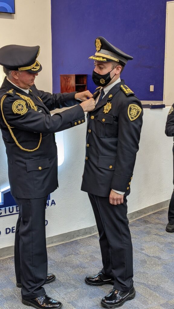 Javier Berain la primera persona abiertamente LGBTI+ en ser mando en la ... Javier Berain la primera persona abiertamente LGBTI+ en ser mando en la ...